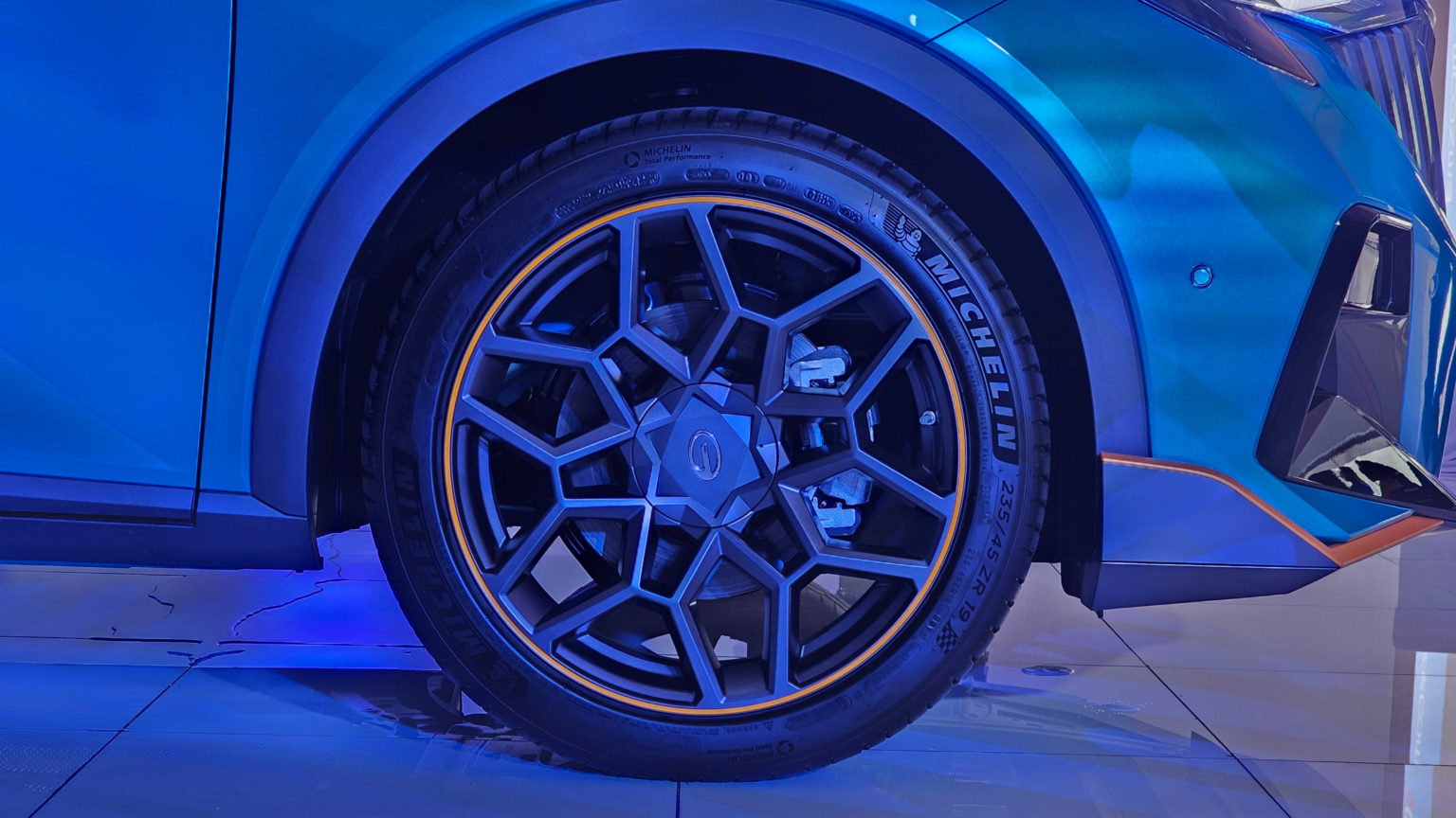 GAC GS3 EMZoom R Style SUV Launched In The UAE: Powered By A 1.5L Turbo ...