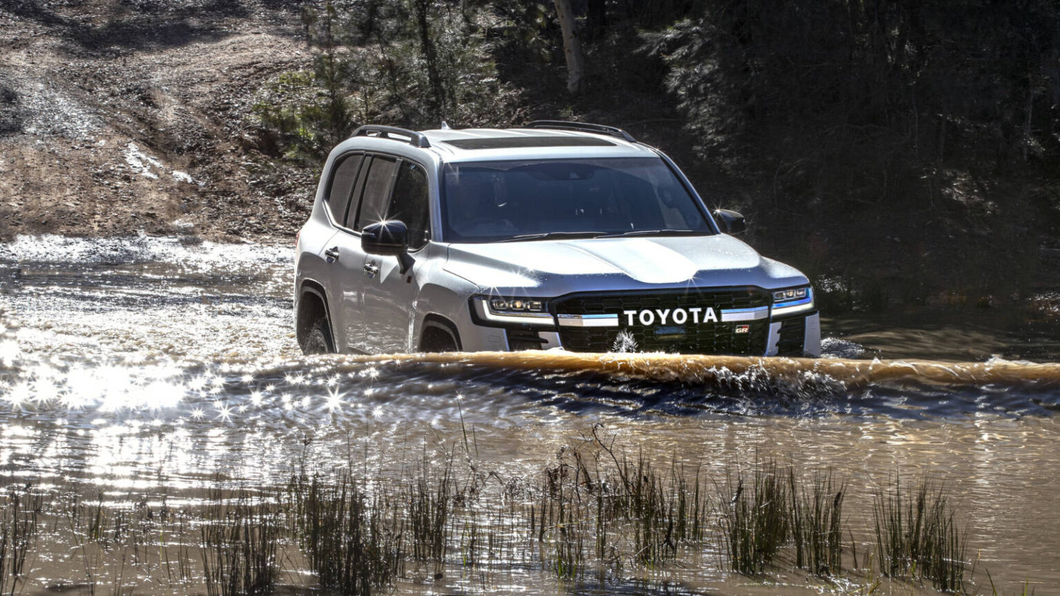 Top 10 Best SUVs Resistant To Flood: Land Cruiser & More