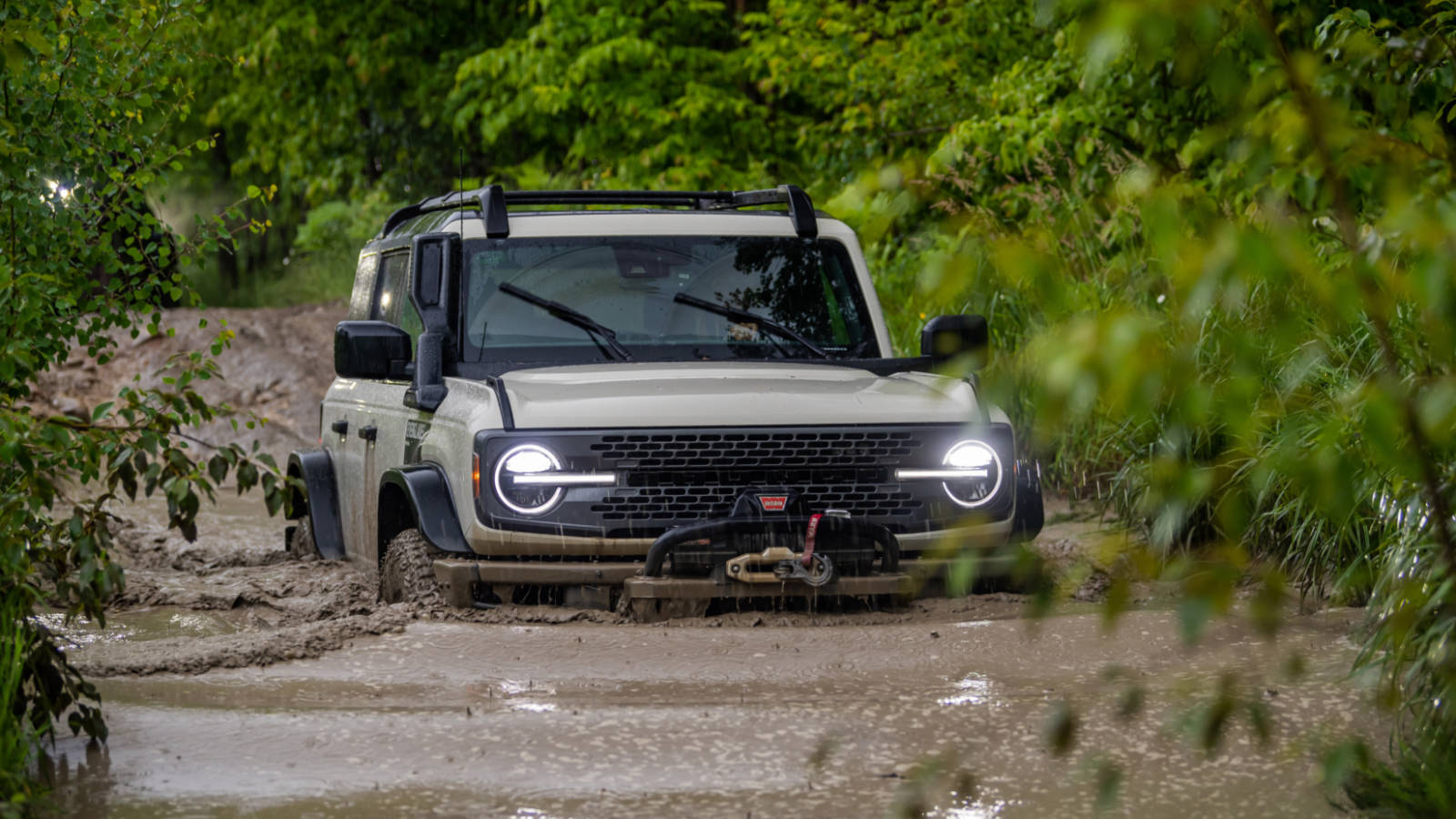 Top 10 Best SUVs Resistant To Flood: Land Cruiser & More