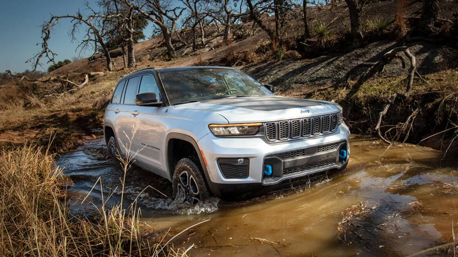 Top 10 Best SUVs Resistant To Flood: Land Cruiser & More