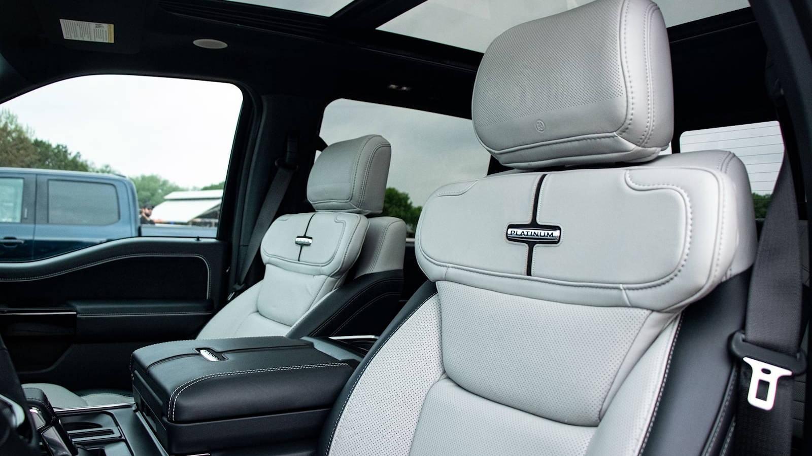 Cybertruck vs F-150 Lightning Comparison: Specs & Features