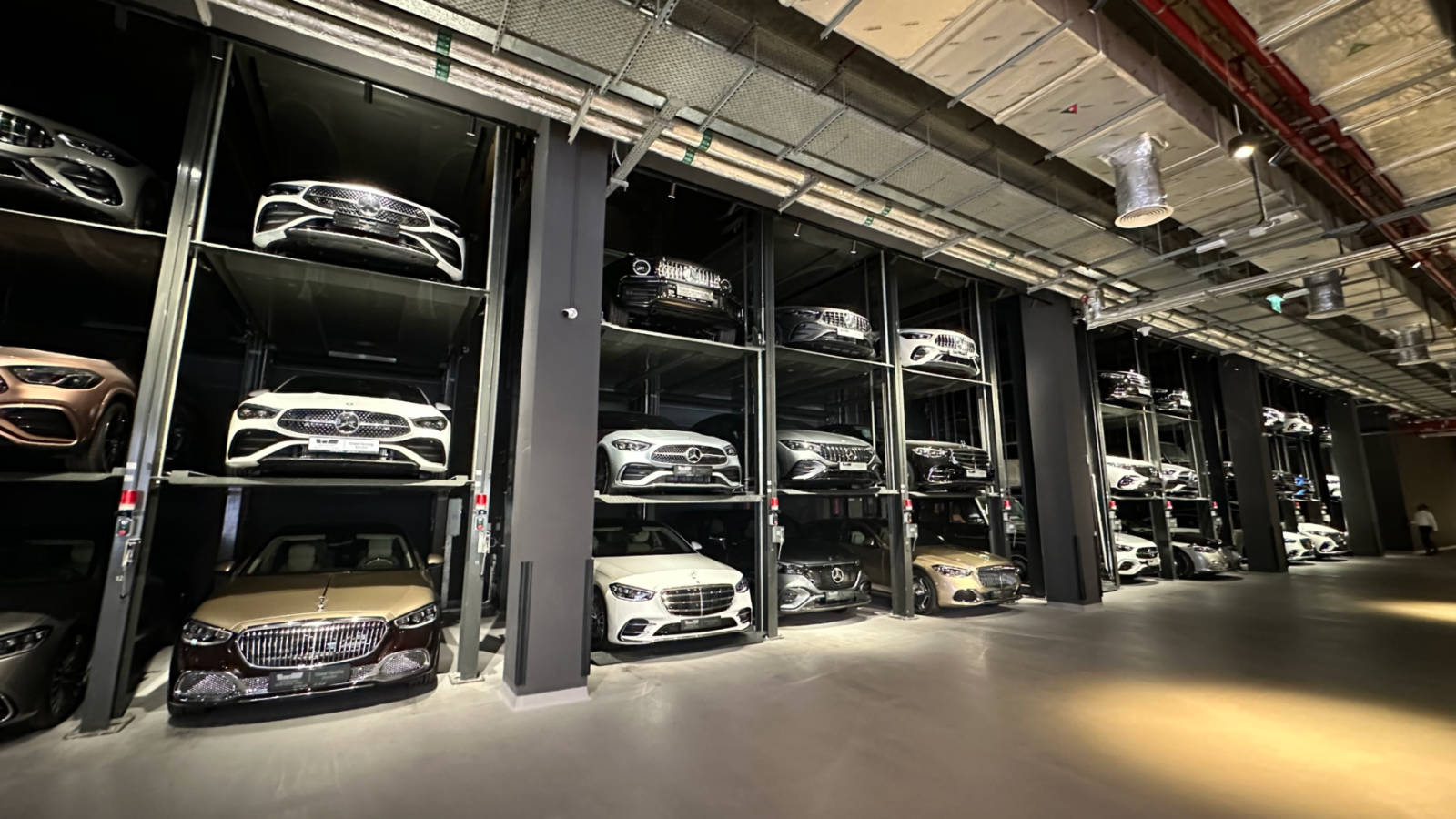 New Mercedes-Benz Brand Center In Dubai | Customer Experience