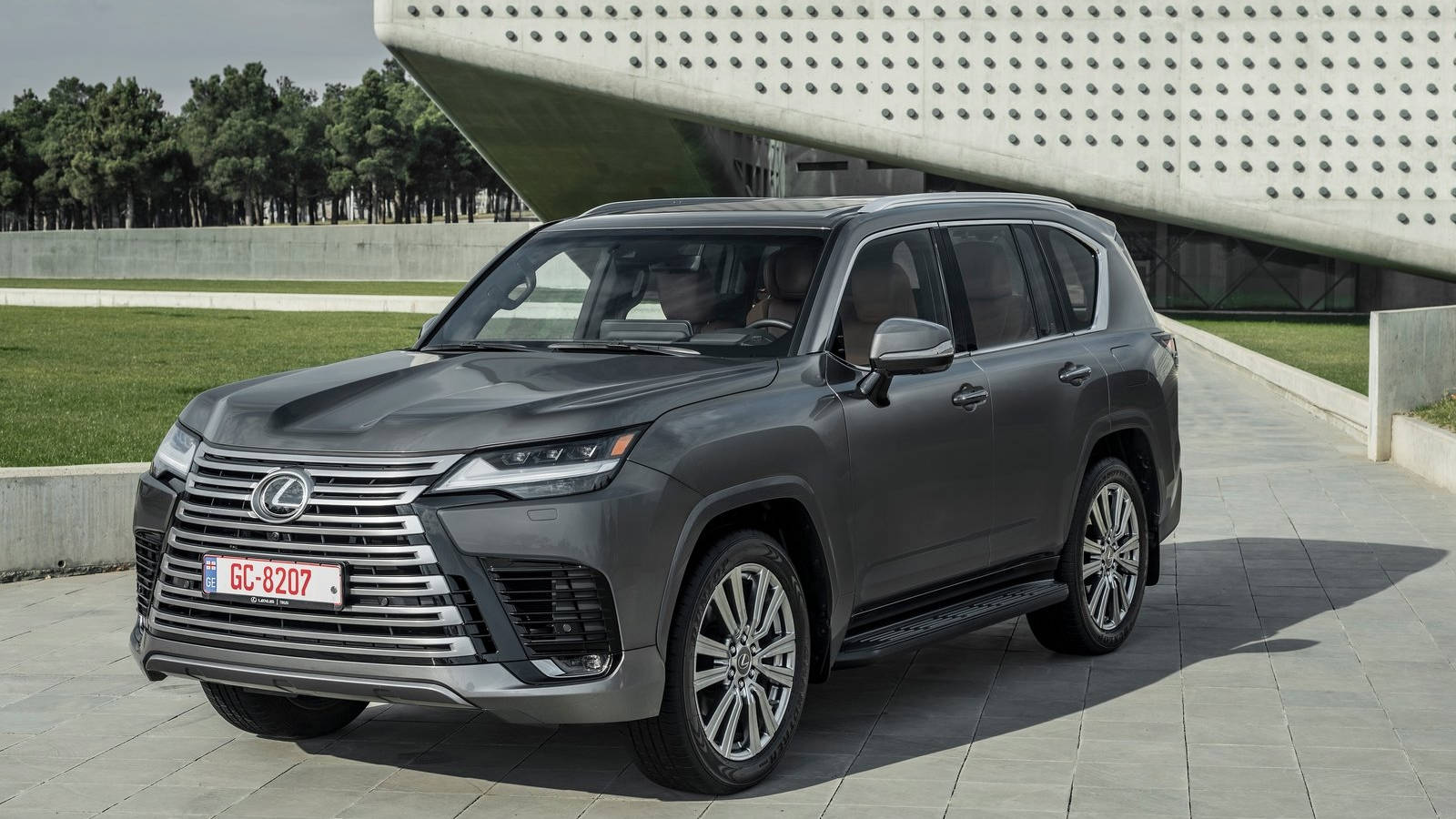 Lexus LX600 Review: Price, Specs, Features & More