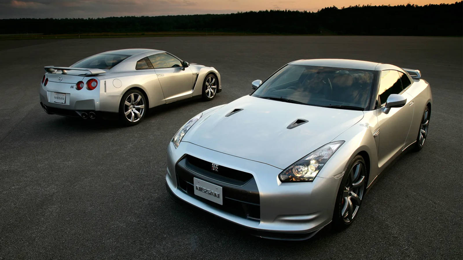 Top 10 Best Cars From the 2000s | Bugatti, Ferrari, Koenigsegg