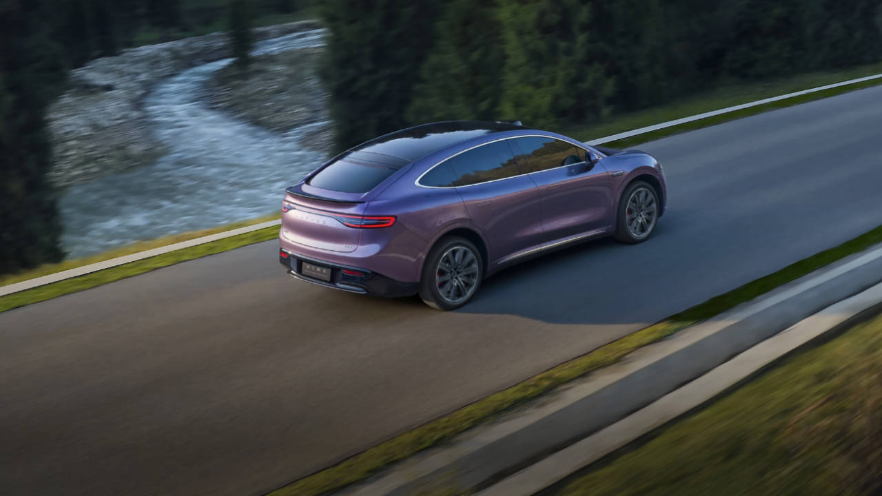 Chery Luxeed R7 Launched: Price, Specs, Features & Comparison