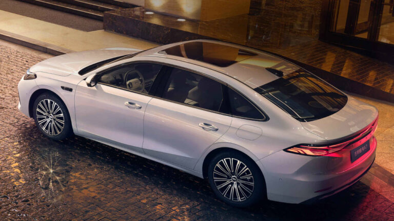 New Geely Galaxy A7 EM-i PHEV With 2,100 km Range Unveiled | Specs & Features