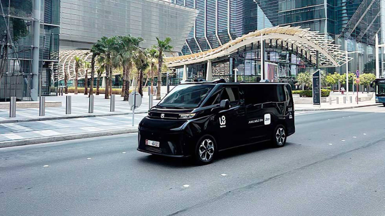 Abu Dhabi Autonomous Taxi Service | Al Reem, Al Maryah Islands