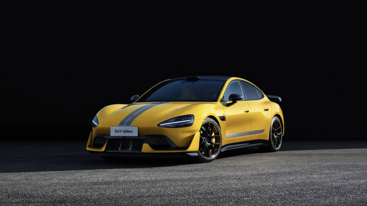 Xiaomi SU7 Ultra Spotted At Ferrari Factory | Ferrari EV Launch Delayed ...